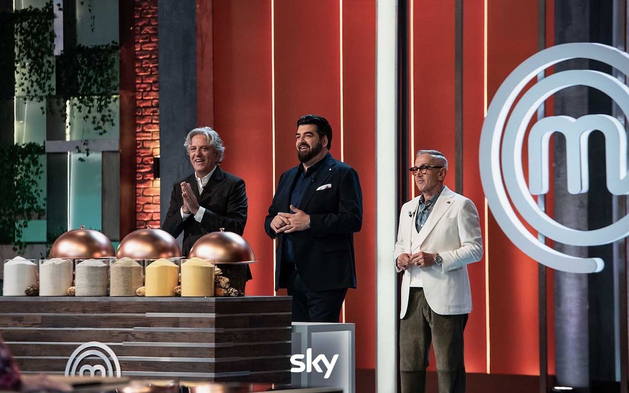 Free nude video stream.