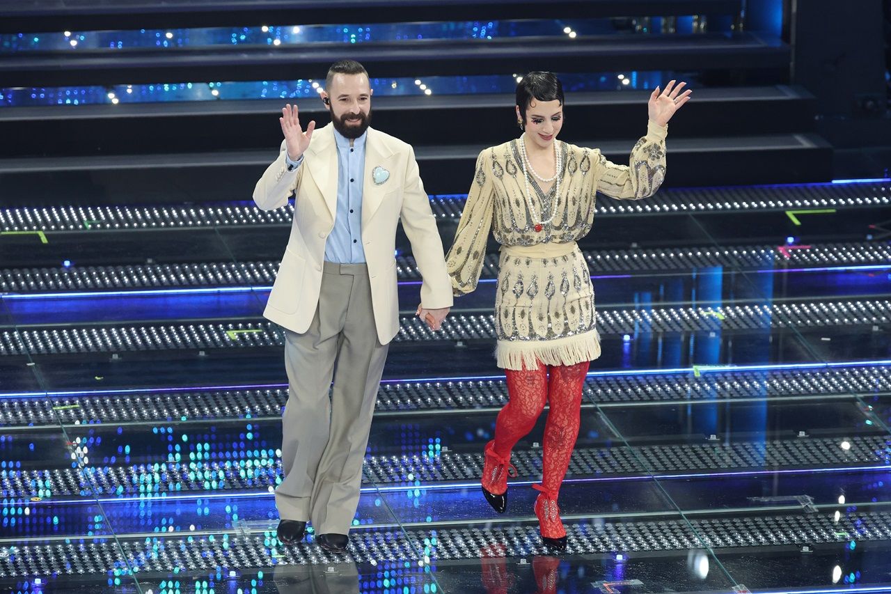 Coma_Cose, la fashion couple di Sanremo 2025. L’intervista al duo di ...