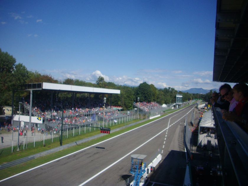Emozioni in pista: il GP di Monza vissuto dal paddock Ferrari | Style