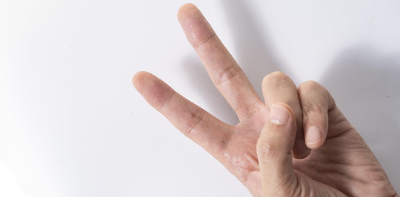 Mani screpolate e secche: cause, rimedi, prodotti migliori | Style