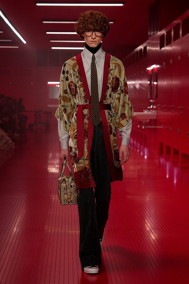 La sfilata Valentino fw25, il potere intimo del vestito | Style