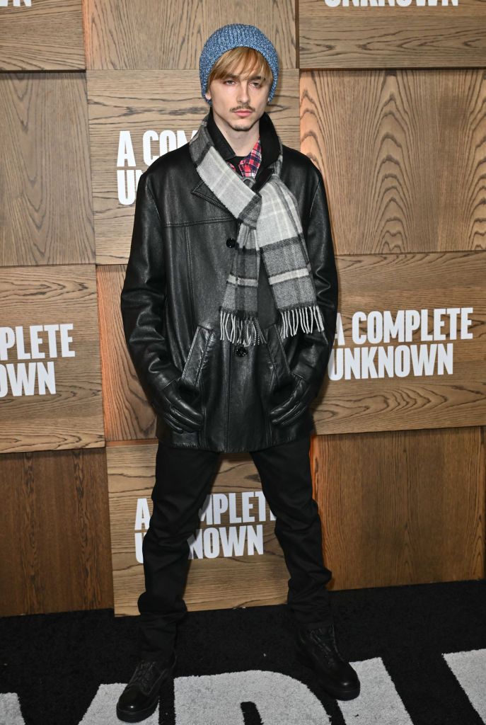 Trashcore: il nuovo trend di vestirsi male che imperversa a Hollywood ...