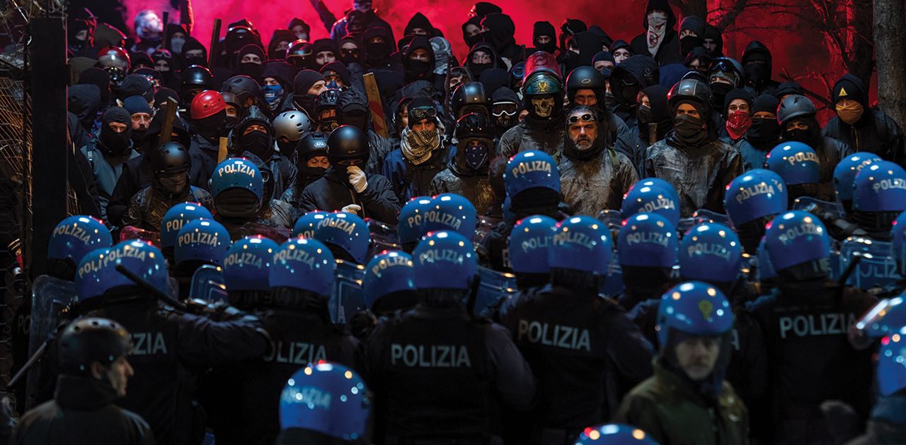 Marco Giallini presenta ACAB, nuova serie Netflix | Video Style