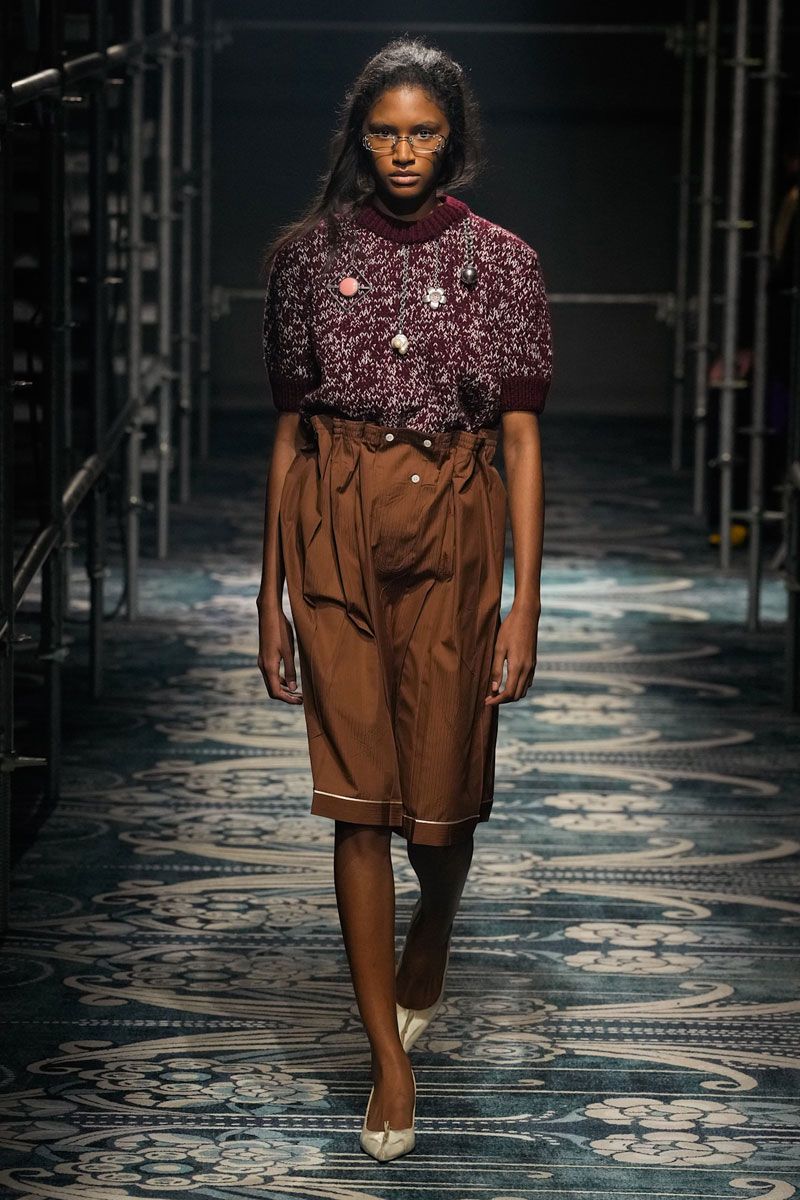 La sfilata Prada fw25, il femminile visto dagli altri | Style