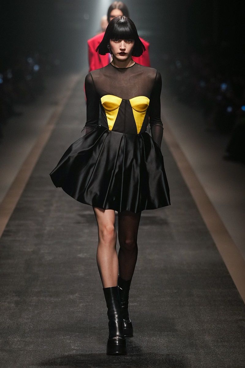 La sfilata Versace fw25, l’importanza di chiamarsi Versace | Style