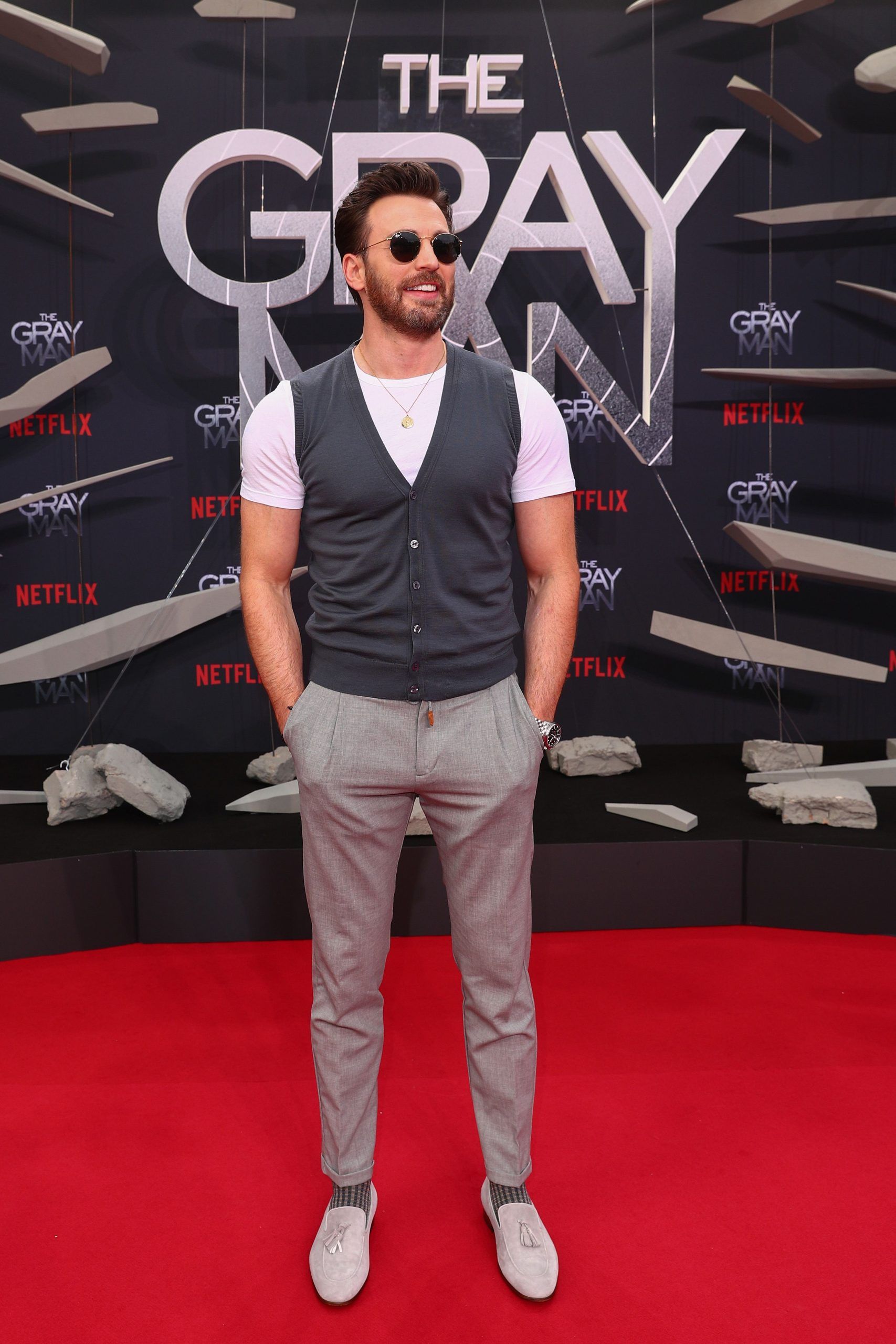 Pantalone grigio abbinamento: come e cosa | Style